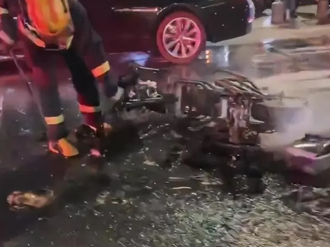 Understanding Why Lithium-Ion Batteries Catch Fire | Redway Tech Understanding Why Lithium-Ion Batteries Catch Fire | Redway Tech